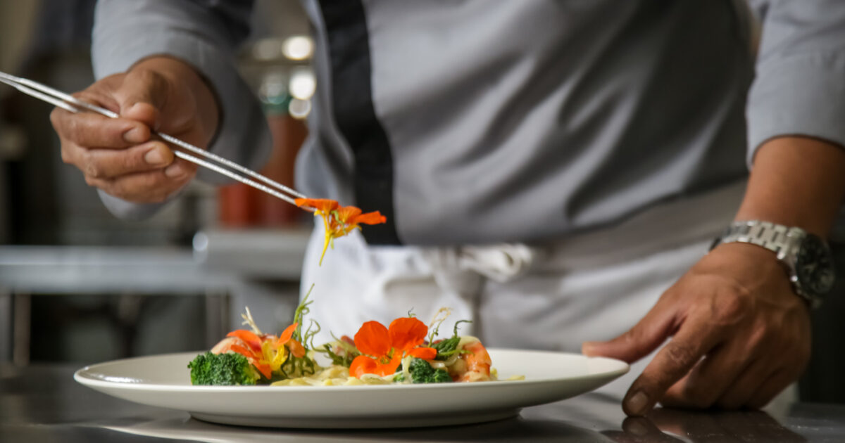 Come cucinare erbe spontanee commestibili e fiori eduli - Donna Moderna