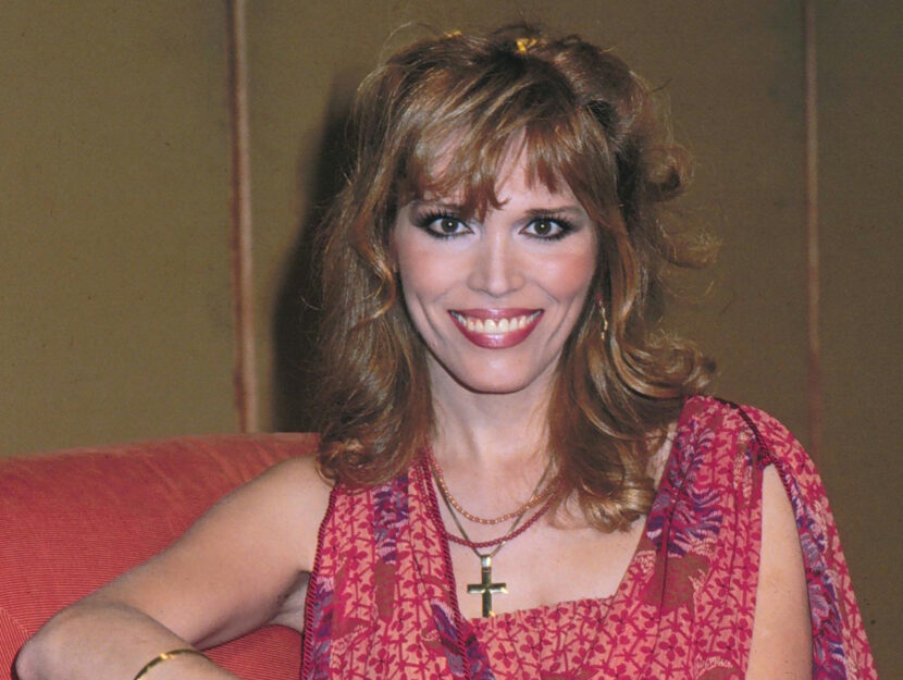 Amanda Lear: gli 80 anni della super diva tra carriera e amori - Donna ...
