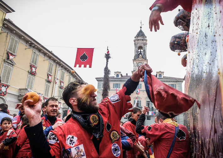 Storico Carnevale di Ivrea 2020: è tutto pronto per la tradizionale ...