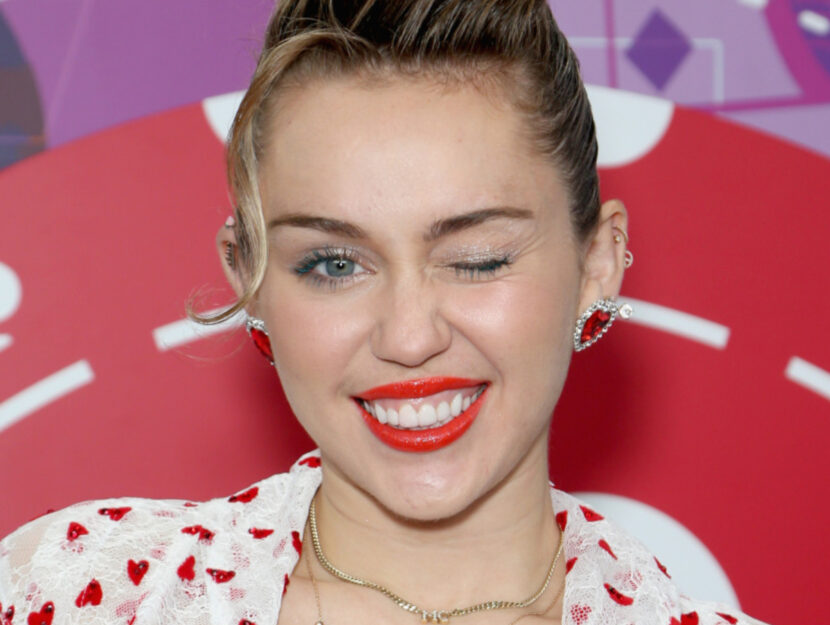 Acne positivity: le star che ne soffrono e la sfida agli haters - Donna ...