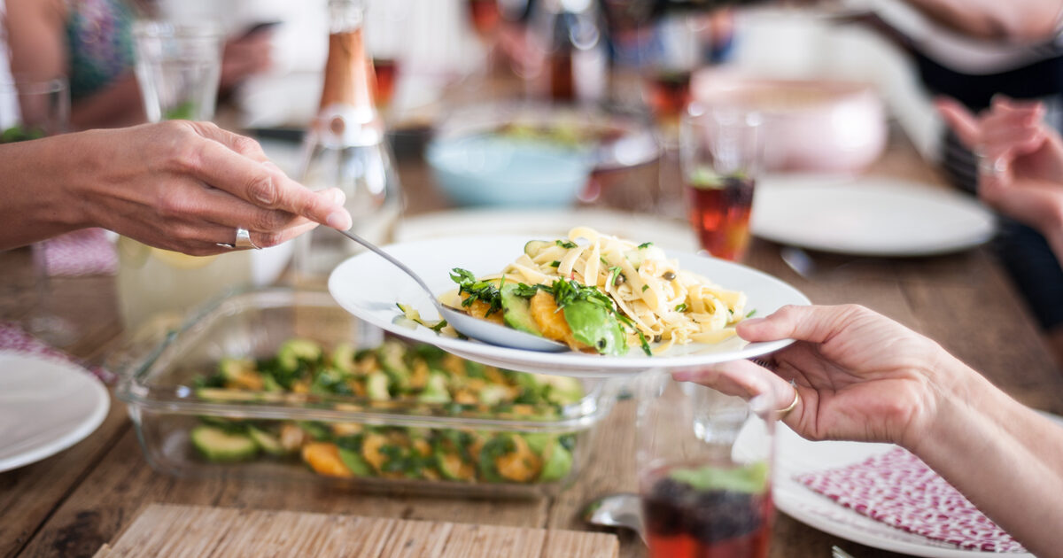 Invito a cena con distanziamento - Donna Moderna