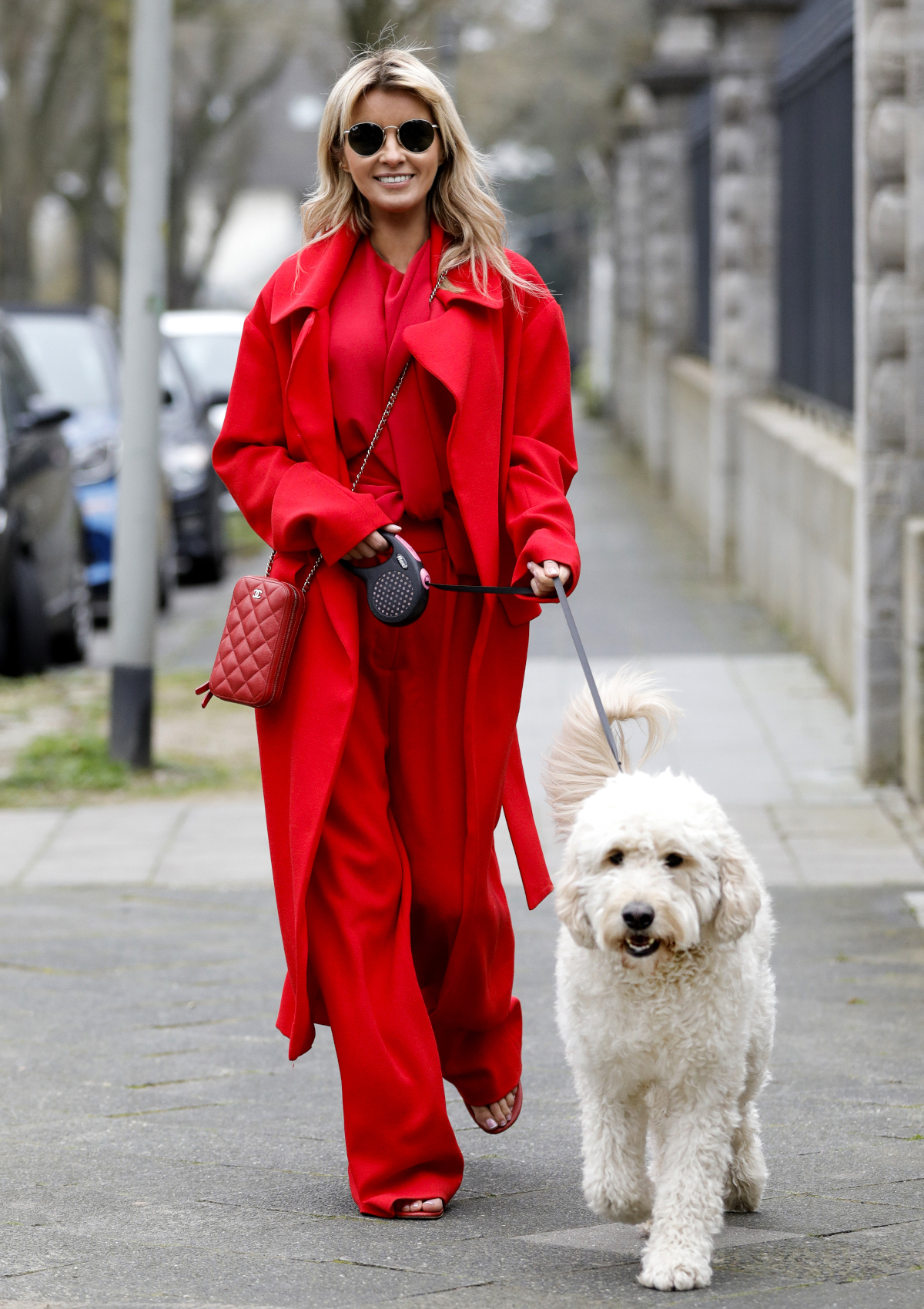 Outfit per portare fuori il cane: ecco come essere cool - Donna Moderna