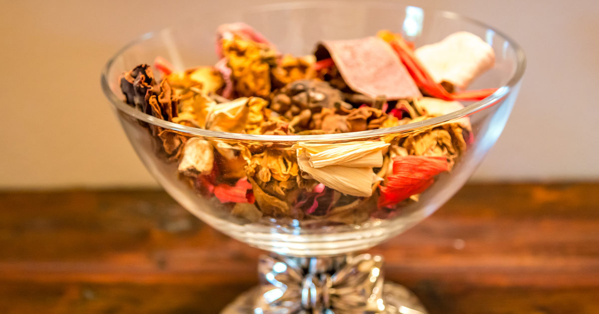 Pot-pourri: come realizzarlo e profumare la casa in modo green - Donna ...