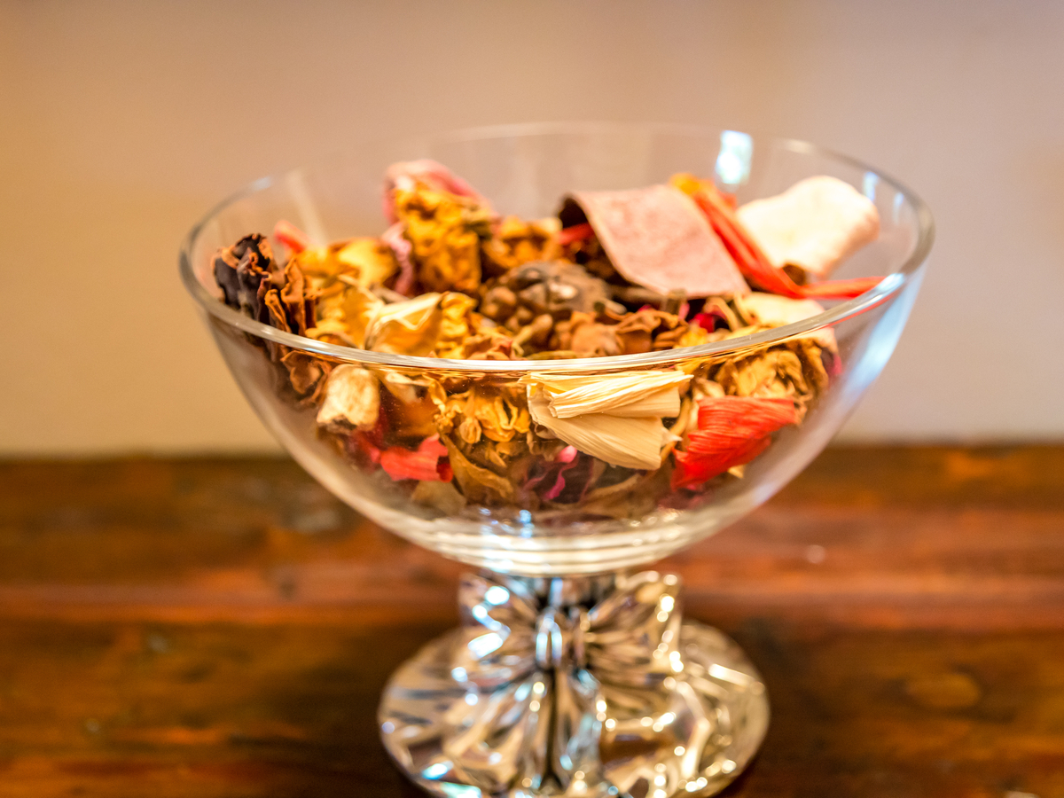 Pot-pourri: come realizzarlo e profumare la casa in modo green - Donna ...