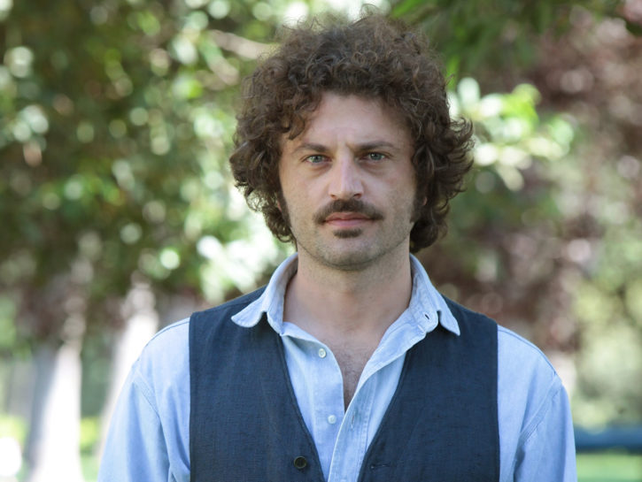 Guido Caprino: «Amo la solitudine, mi fa sognare» - Donna Moderna