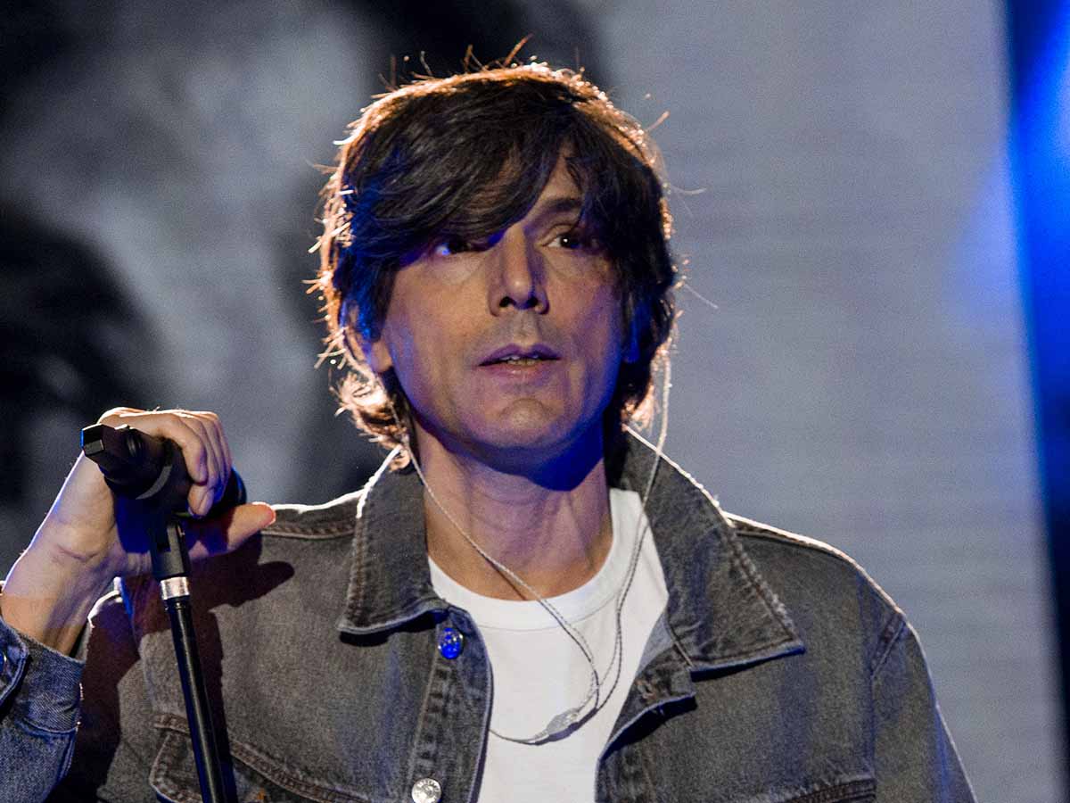 Bugo a Sanremo 2021 con la canzone "E invece si" testo e significato ...