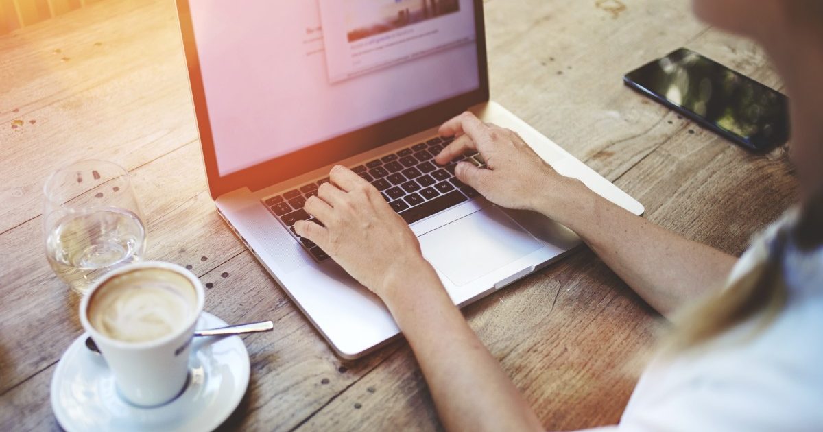 Bon-ton digitale: cos'è e perché ora è più importante che mai - Donna ...