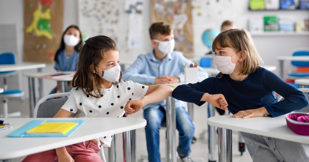 Mascherine ai bambini: potrebbero non essere più obbligatorie? - Donna ...