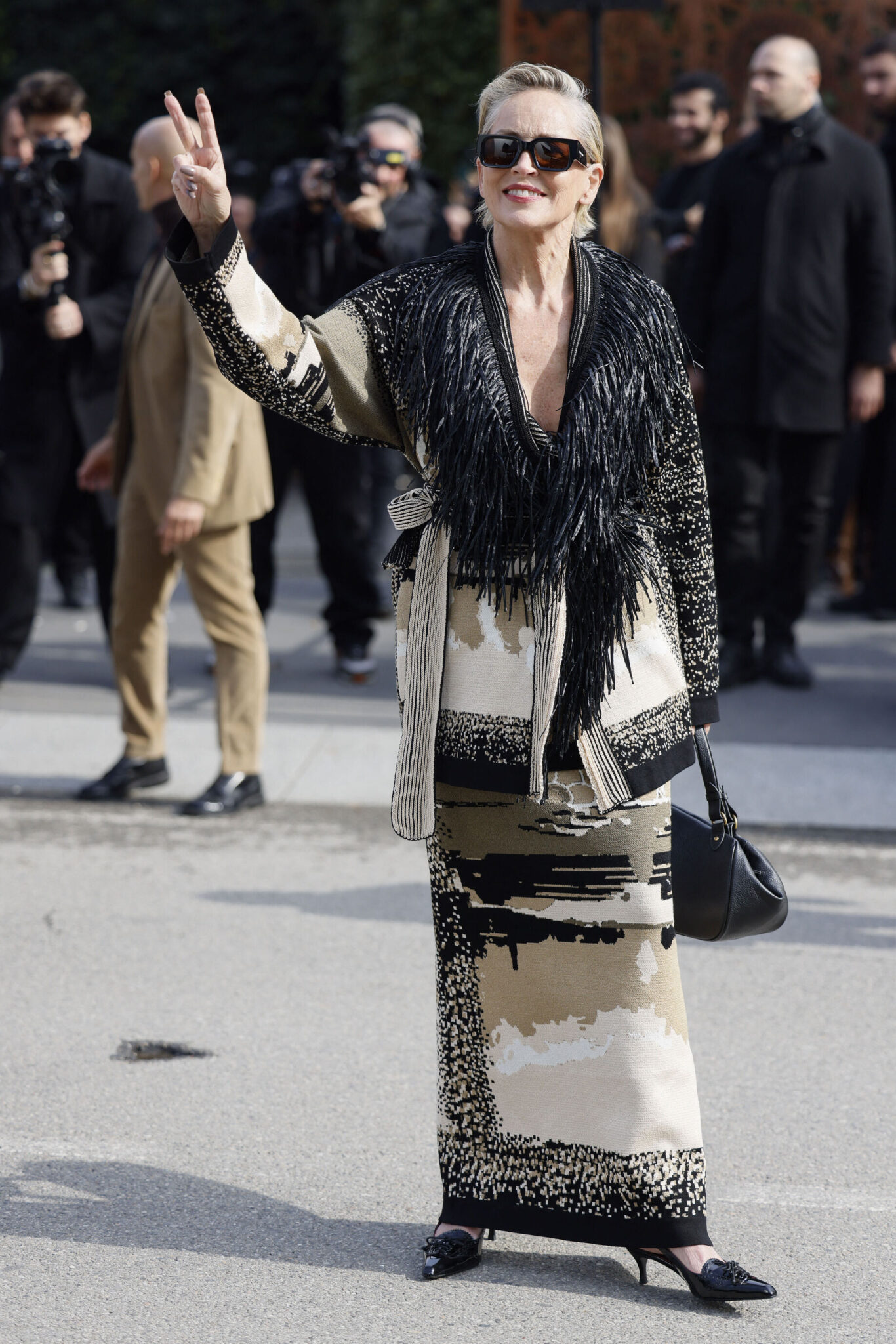 Come vestirsi a 60 anni per essere impeccabile e alla moda - Donna Moderna