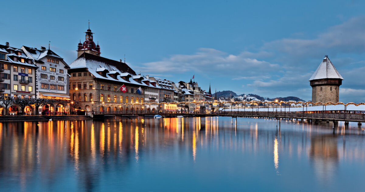 Lucerna d'inverno: tra arte, natura e la magia del Natale - Donna Moderna