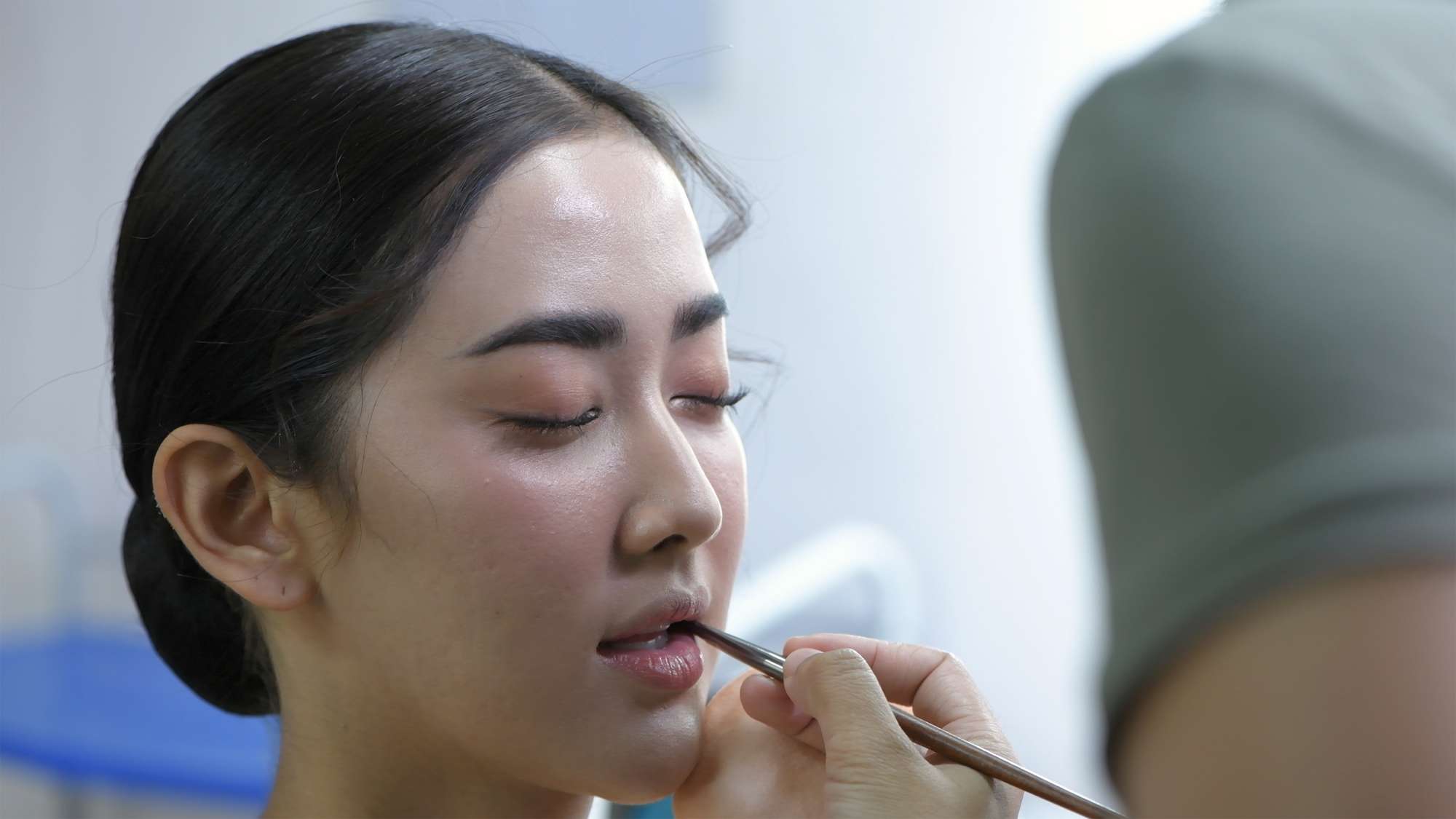 Make up, cos'è l'overlining e come realizzare la tecnica delle celebrities - Donna Moderna