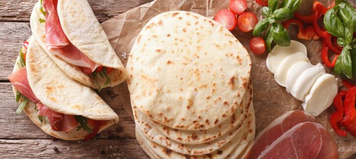 Piadina ricetta impasto e ripieno | Come farcire le piadine idee e ...