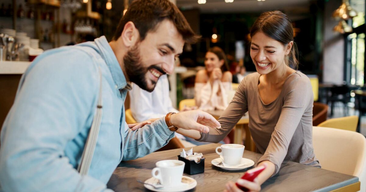 Come piacere agli altri? Le "regole" da seguire - Donna Moderna