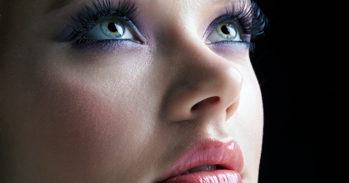 Il viola è il colore del momento: provalo anche sul trucco - Donna Moderna