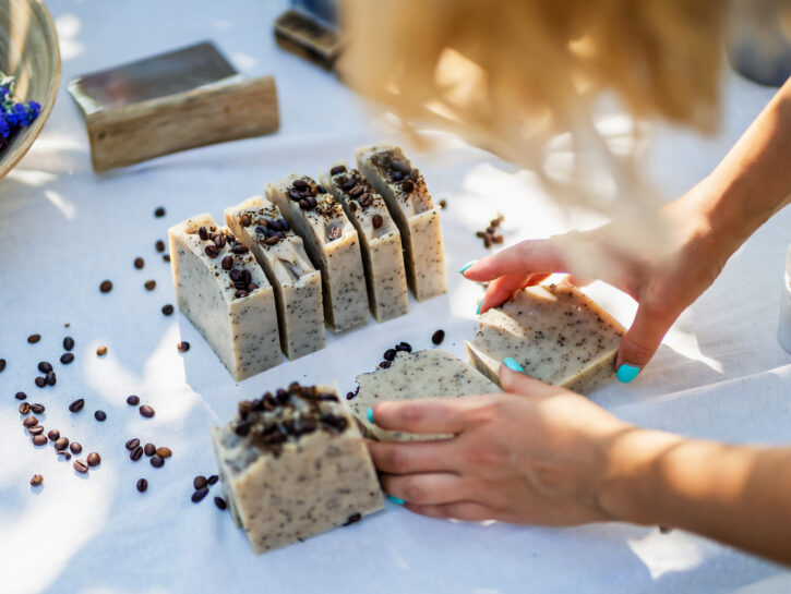 Tante idee e ricette per fare il sapone in casa - Donna Moderna