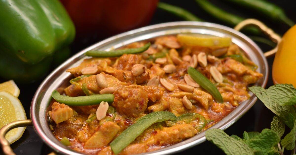 Pollo al limone, zenzero e mandorle - Donna Moderna