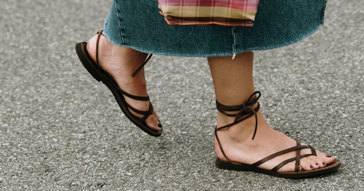 Migliori sandali bassi: moda estate 2025 - Donna Moderna