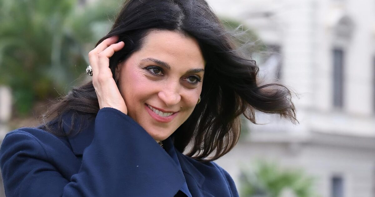 Donatella Finocchiaro è Rosa Balistreri nel film "L'amore che ho ...