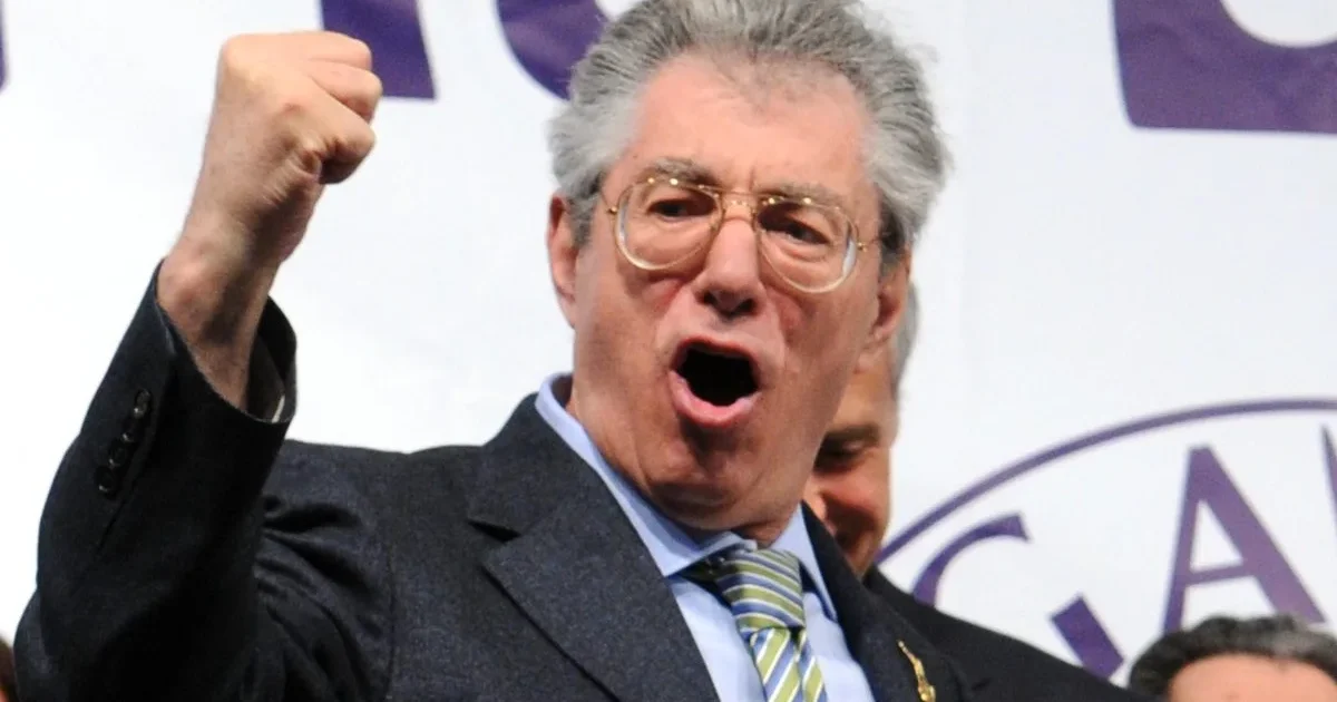 Causa morte Umberto Bossi: dalla moglie ai figli tutto su di lui ...