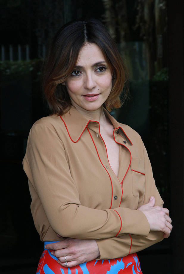 Capelli Ambra Angiolini oggi | Taglio e colore | Com'era e com'è | FOTO ...