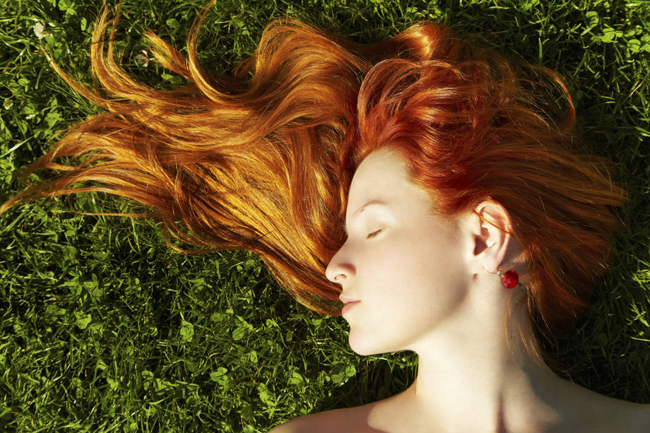 Capelli rossi bold burgundy, tendenze colore 2017 | A chi sta bene ...