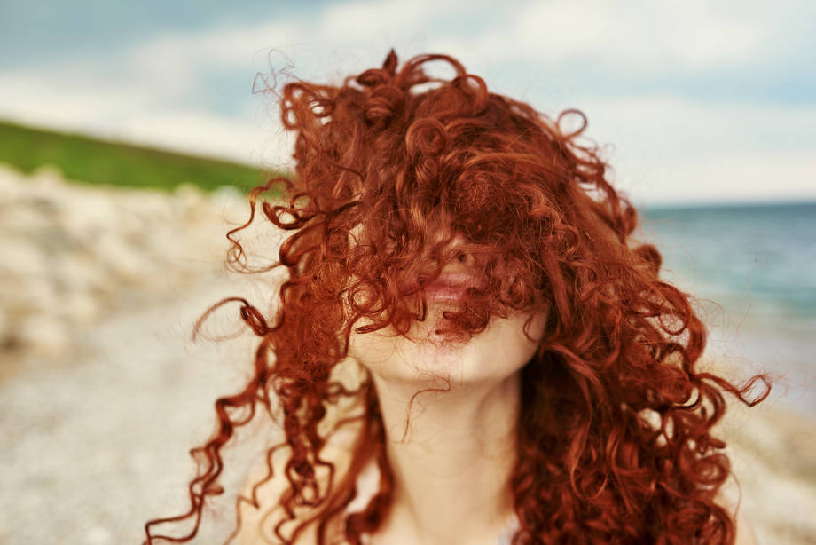 Capelli rossi bold burgundy, tendenze colore 2017 | A chi sta bene ...