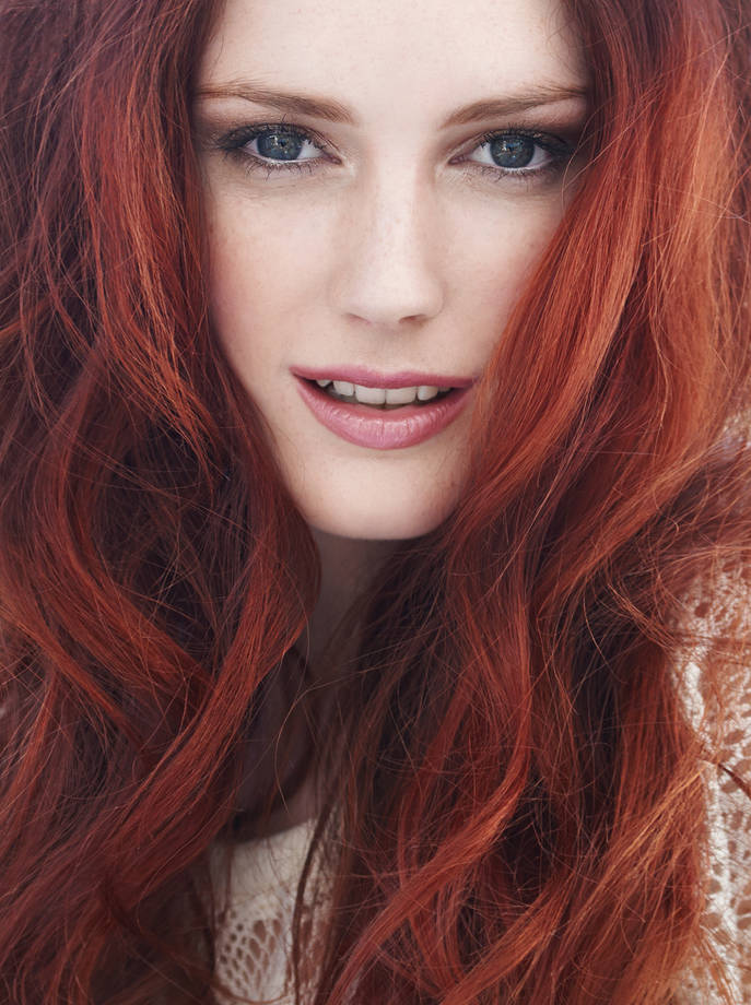 Capelli rossi bold burgundy, tendenze colore 2017 | A chi sta bene ...