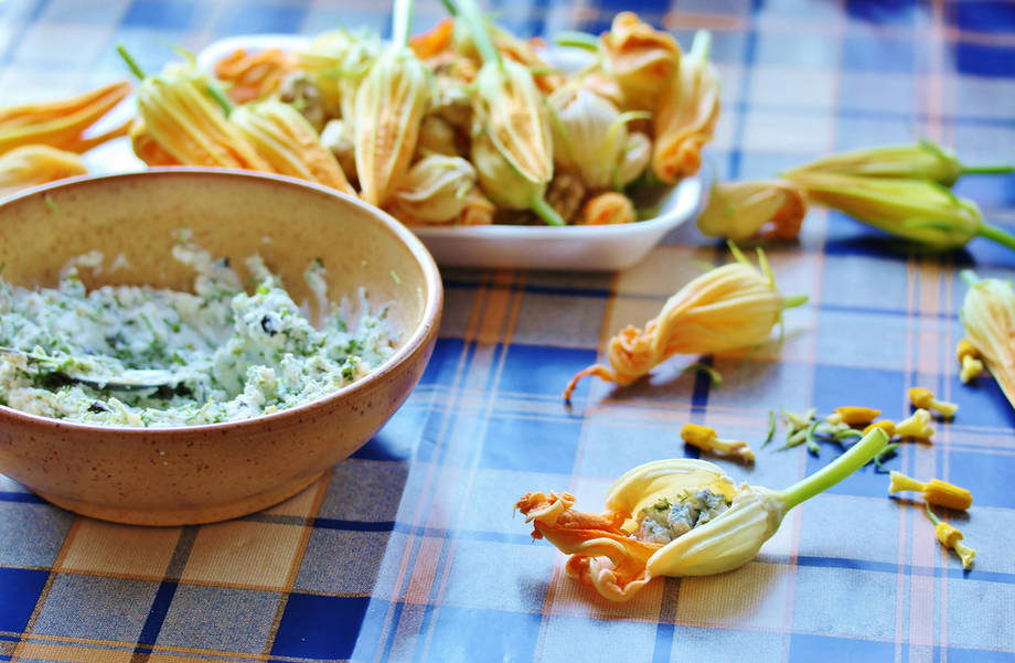 Fiori di zucca | Ricette | Come cucinare i fiori di zucca - Donna Moderna