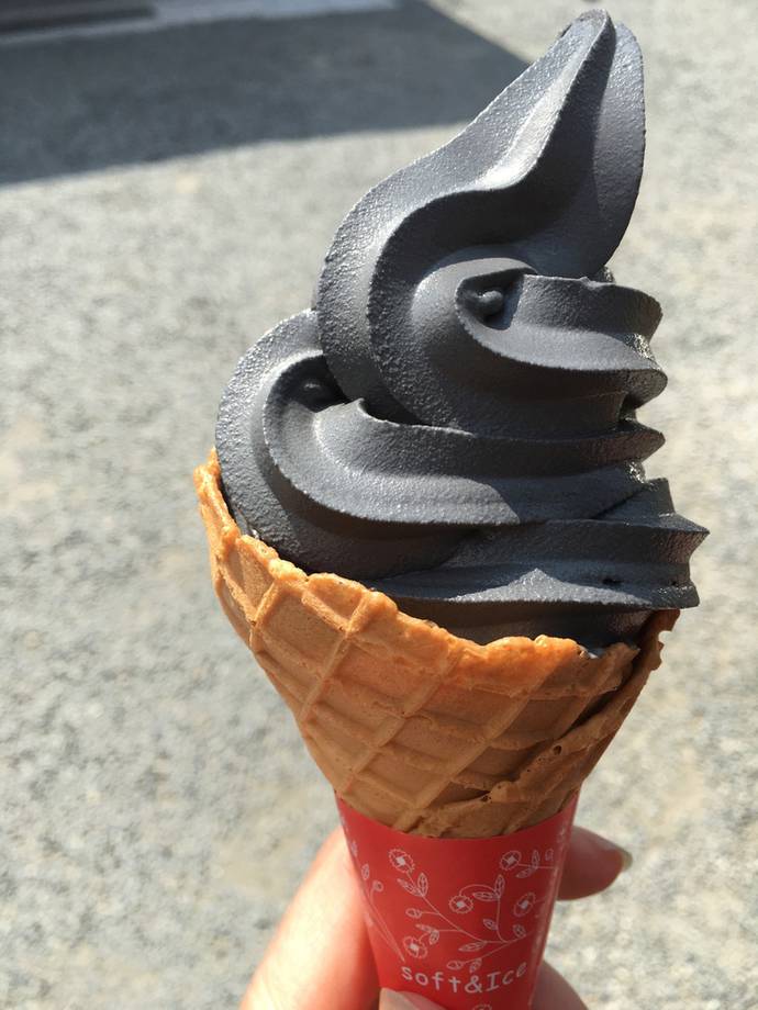 Gelato nero | Black ice cream | Di cosa è fatto | Ricetta | Dove ...