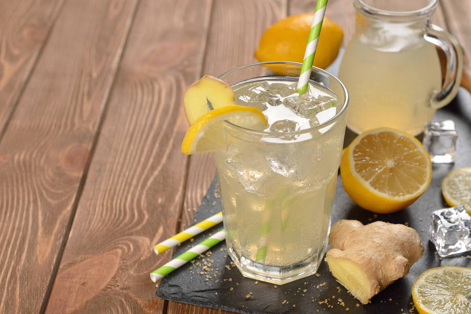 Limonata fatta in casa: ricetta classica e varianti - Donna Moderna