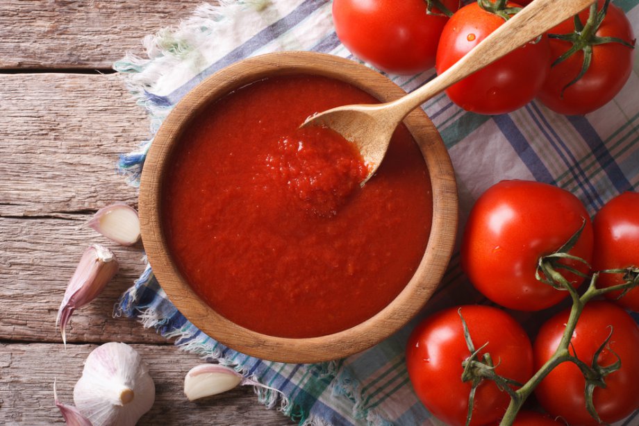 Conserva di pomodori fatta in casa | Ricetta e guida completa - Donna ...
