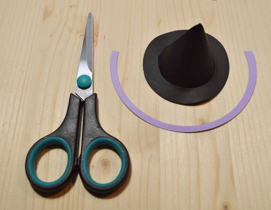 Come fare cappello strega in cartoncino per Halloween - Donna Moderna